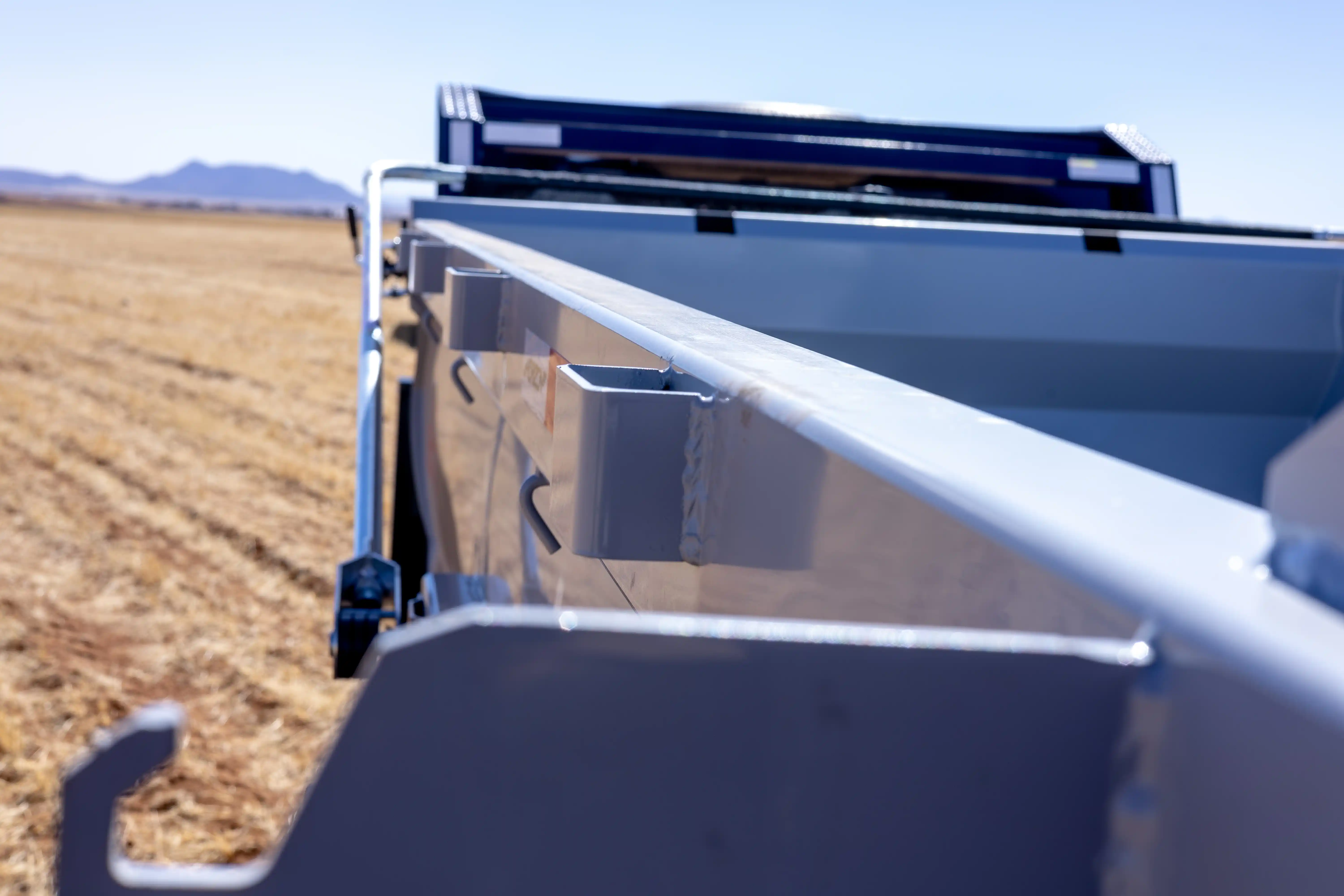 HZ7 17.9K 83" GN Telescopic Dump Trailer | Horizon Trailers