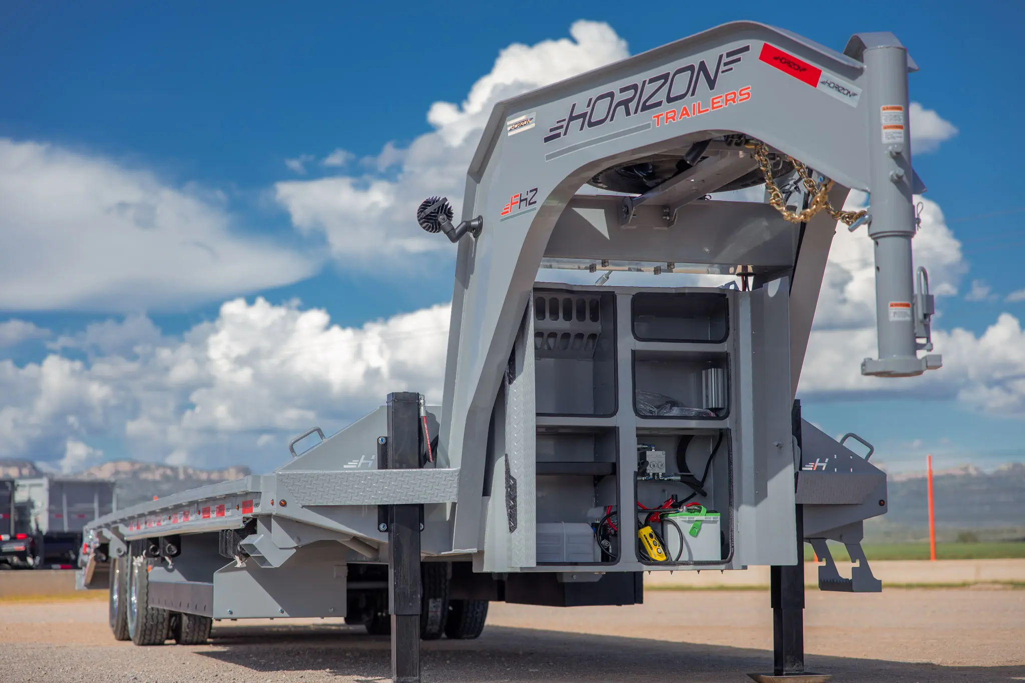 FHZ 30K 102" GN Flat Deck Hotshot Trailer | Horizon Trailers