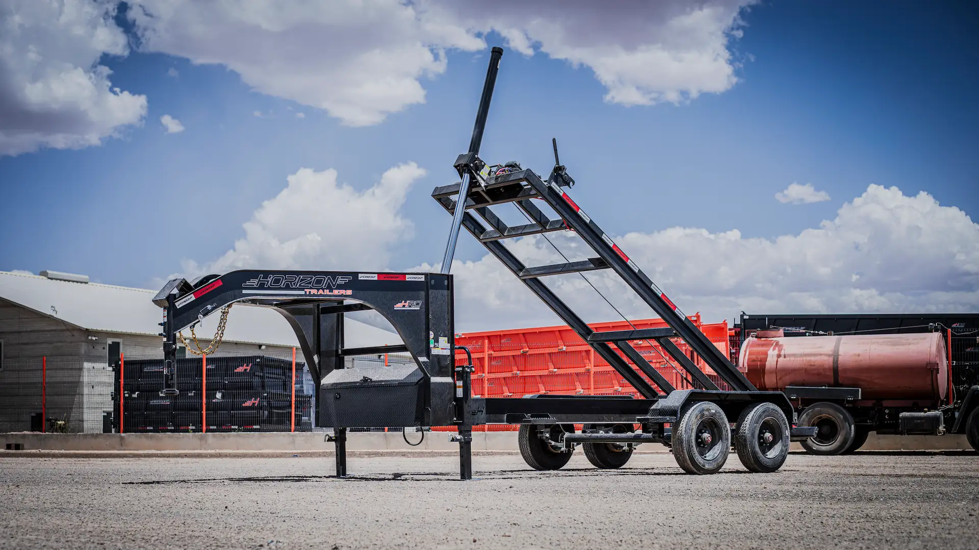 HRD 25K GN Telescopic Roll-Off Dump Trailer | Horizon Trailers